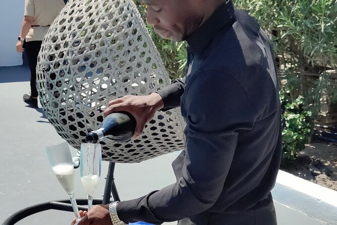 Akrotiri: Spa break for 3-4 friends, Pool access, wine & fruits - Who Is This Experience Best Suited For?