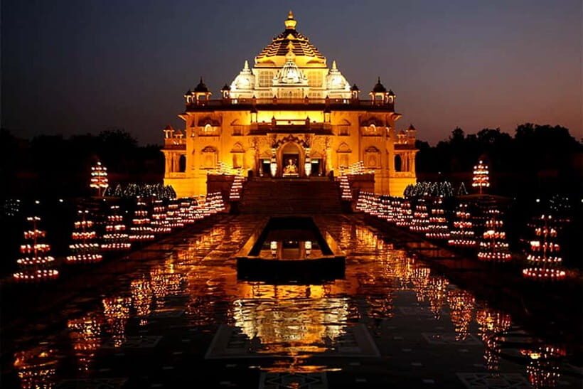 Akshardham Exhibition, Light and Water Show Tour. - A Practical Introduction to Akshardham