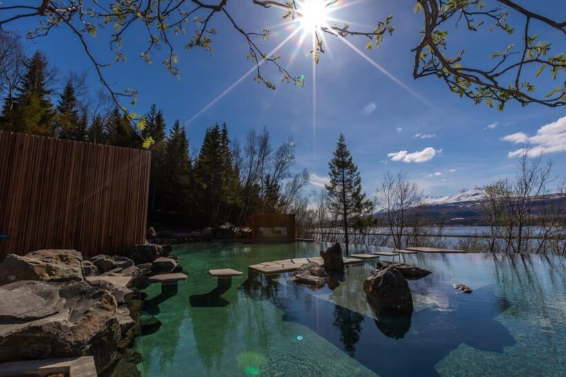 Akureyri: Forest Lagoon & Northern Lights Tour - The Journey Begins: Comfort and Scenic Beauty at Forest Lagoon