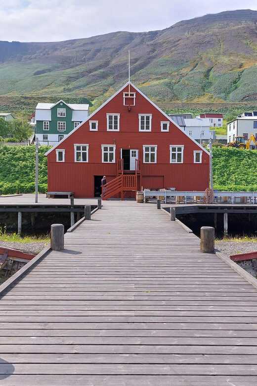 Akureyri-Siglufjörður; Half day to the arctic coastline - An In-Depth Look at the Experience