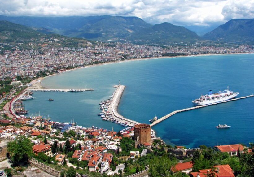 Alanya: Pirate Boat Tour with Unlimited Soft Drinks & Lunch - The Boat and Seating