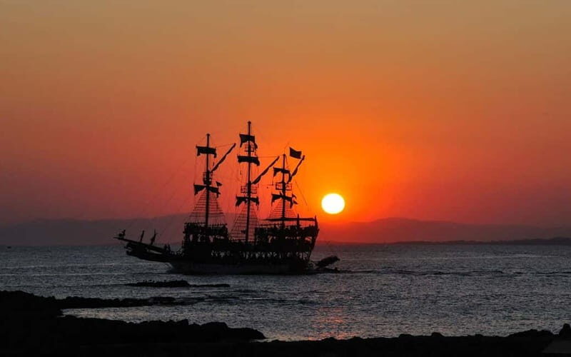 Alanya Pirate Cruise: Swim, Lunch & Unlimited Soft +Transfer - Key Points