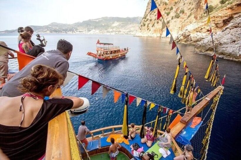 Alanya: Pirates Boat Trip with Lunch and Hotel Pickup - A Closer Look at the Itinerary and Experience