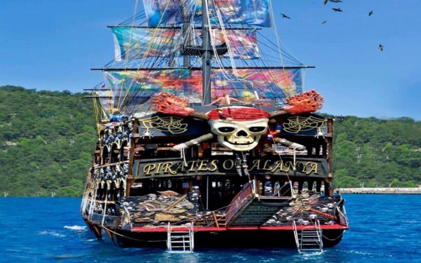 Alanya: Pirates of Alanya Boat Tour with Lunch and Drinks - The Sum Up
