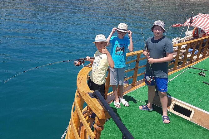Alanya Relaxing Boat Tour With Lunch, Soft Drinks & Transfer - Pickup and Meeting Details