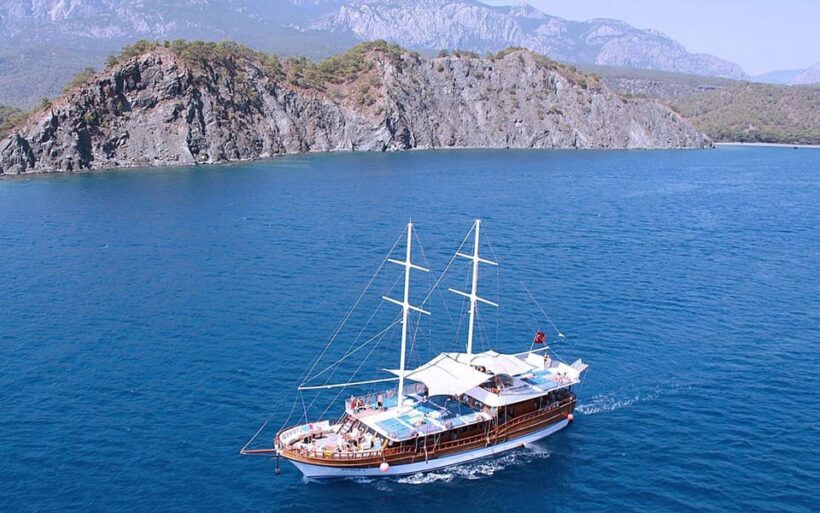 Alanya Relaxing Family Boat Tour Without Foam And Loud Music - What to Expect on the Water
