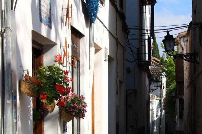 Albayzin and Sacromonte Guided Walking Tour in Granada - Recommendations for a Comfortable Walking Experience