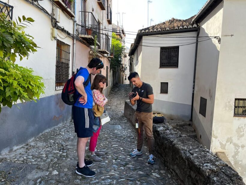 Albayzín: Granada's Albayzín Tour with Food Tasting - An Honest Look at the Albayzín Tour