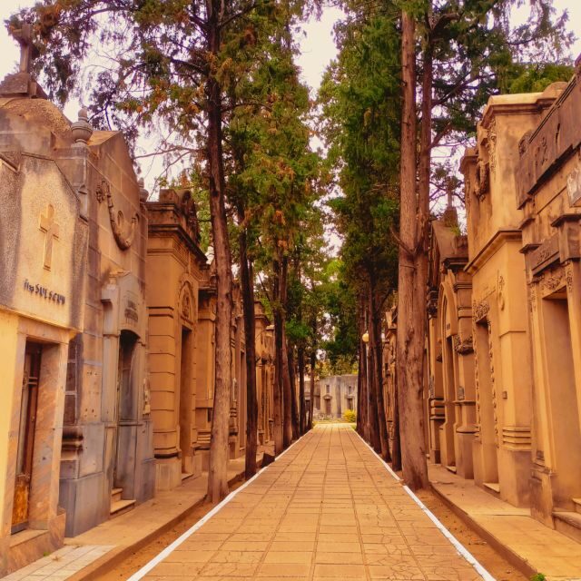 Alberdi Neighborhood: Revolutionary Identities Walking Tour - Authentic Experiences and What Travelers Say