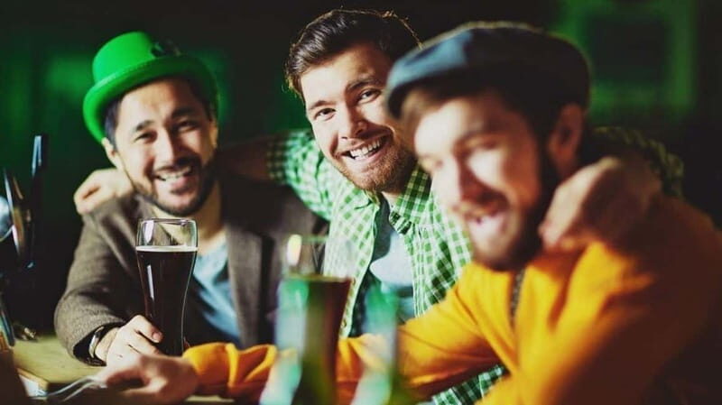 Albufeira: 5 Bars and 1 Nightclub Pub Crawl with Free Shots - Starting Point: Reno’s Bar — The Warm Welcome