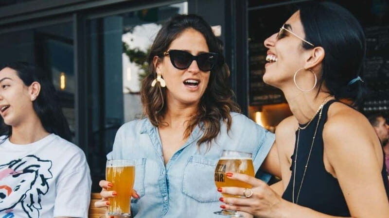 Albufeira: 5 Bars and 1 Nightclub Pub Crawl with Free Shots - What Travelers Can Expect at Each Stop