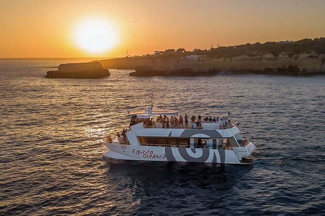 Albufeira: 6-Hour Sunset Dinner Catamaran Cruise With Open Bar - Dinner and Drinks on the Beach