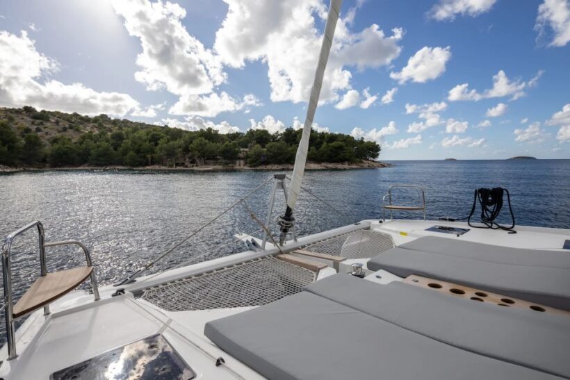 Albufeira: Algarve Private Sunset Catamaran Charter - Scenic Highlights: Caves and Coastline