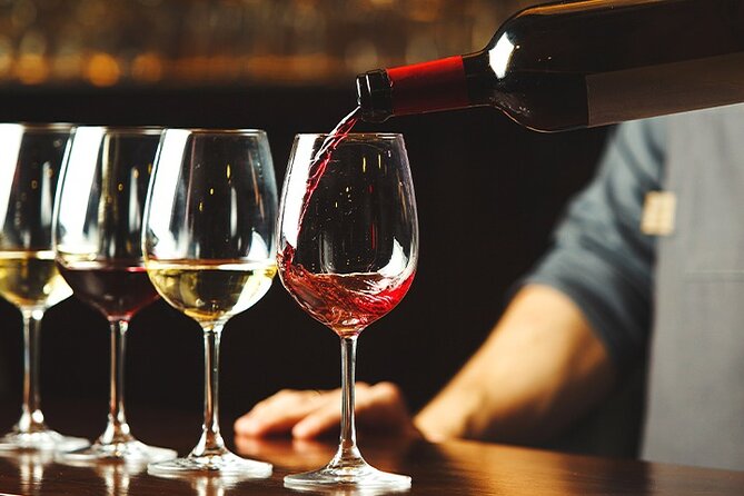 Albufeira Food Tour: Wine and Traditional Tapas Experience - Choosing Your Meeting and Pickup Option