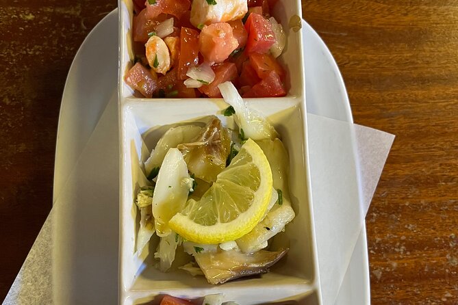 Albufeira Food Tour: Wine and Traditional Tapas Experience - Exploring the Positive Traveler Reviews