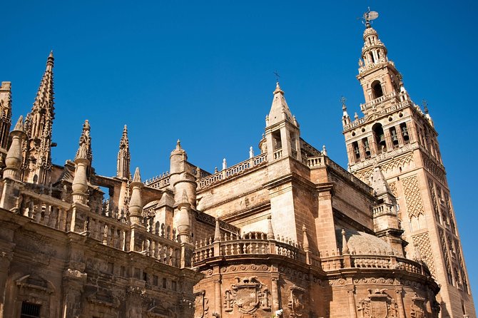 Alcazar, Cathedral and Giralda With Entrance Included - Discovering the Cathedral Treasures