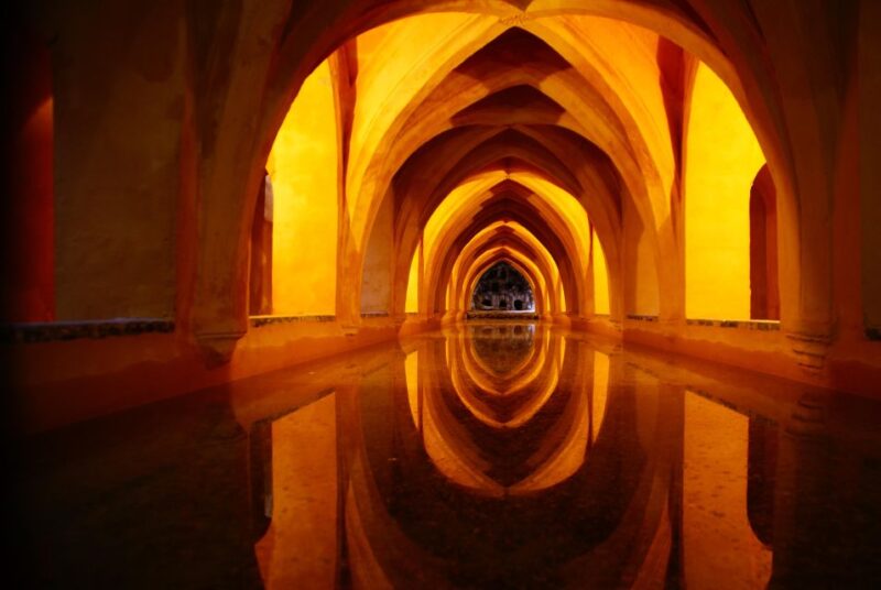 Alcazar & Cathedral of Seville Exclusive Group max. 9 guests - Authentic Experiences and Honest Insights