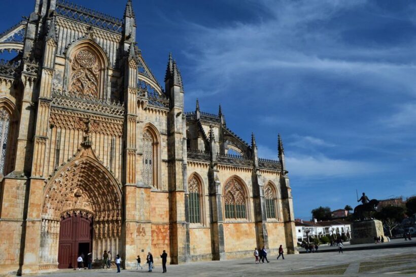 Alcobaça and Batalha Monasteries: Private Tour - Key Points