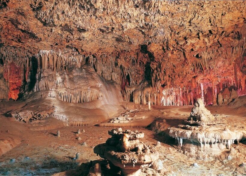 Alcudia: Half-day Caves of Hams, Blue Caves and documentary - Exploring the Alcudia: Half-day Caves of Hams, Blue Caves and Documentary Tour
