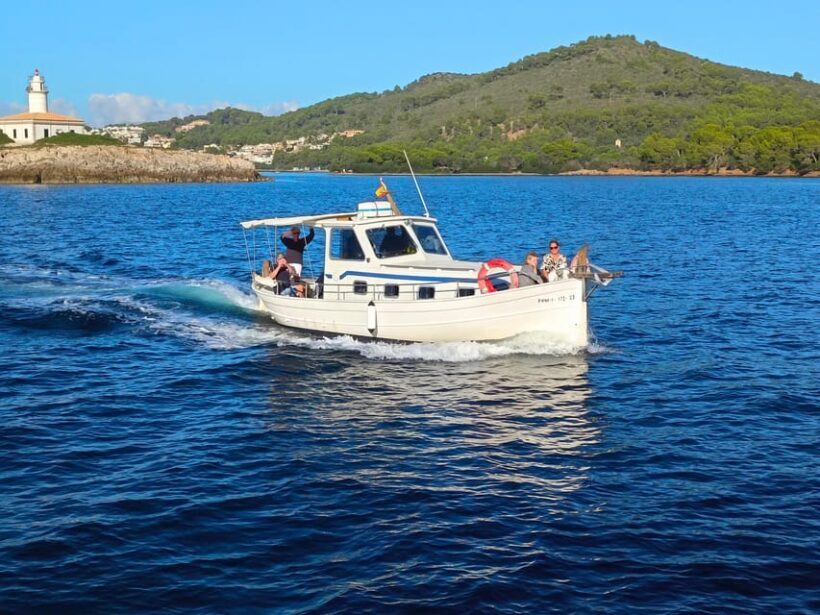 Alcudia: Private Sunset Boat Trip with Glass of Wine & Snack - Authenticity and Authentic Experiences