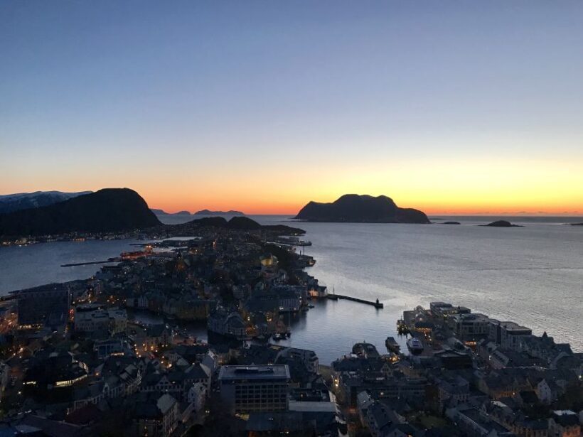 Ålesund: Ålesund and Surrounding Islands Audio Guide Tour - The Sum Up
