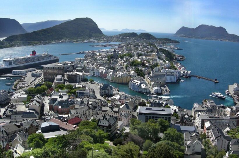Alesund: City Sightseeing Hop-On Hop-Off Bus Tour - Practical Tips