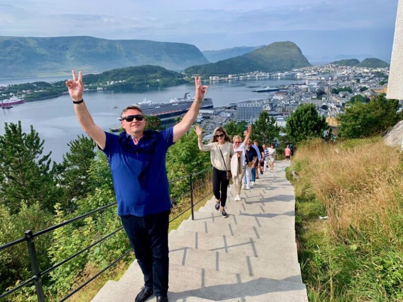 Alesund Heritage Sightseeing Tour - Viking Heritage and Old Boats
