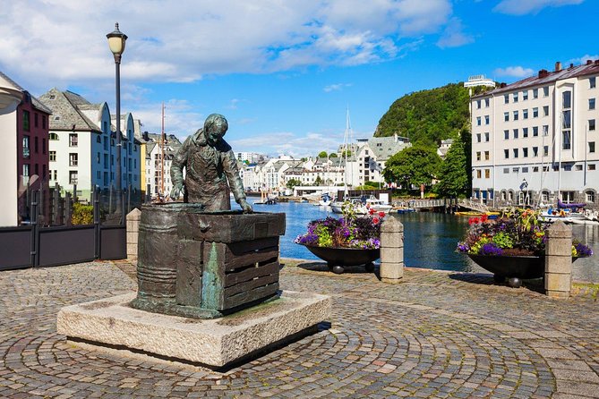 Alesund Shore Excursion: The Ultimate Sightseeing Tour - Who Should Book This Tour?
