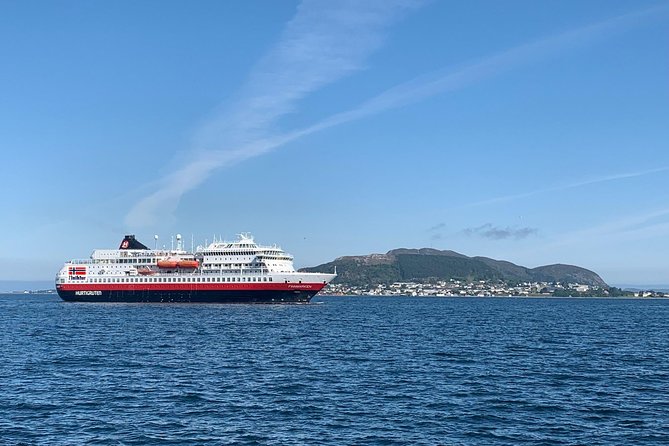 Alesund Sightseeing private tour for cruise passengers - A Detailed Look at the Alesund Sightseeing Private Tour for Cruise Passengers