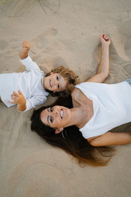 Algarve: 1 hour Couple & Family Photoshoot - What the Experience Looks Like