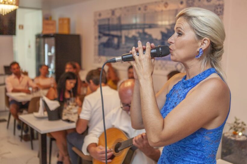 Algarve: Fado Night with 6- Course Algarvian Tapas Dishes - Key Points