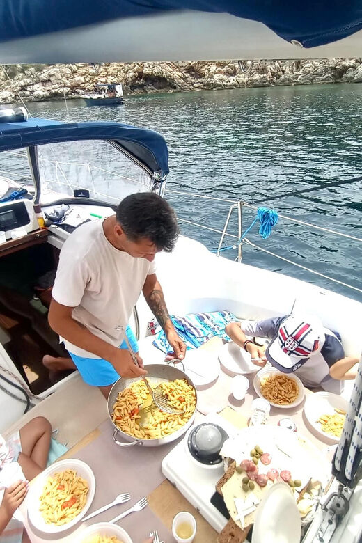 Alghero escursione in barca con pranzo giornata intera - The Food and Drink Experience