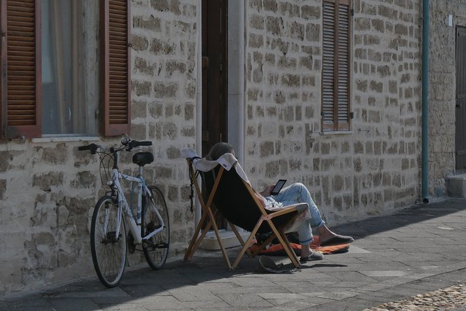 Alghero: Walking Tour With Bilingual Local Guide - Whats Included in the Tour