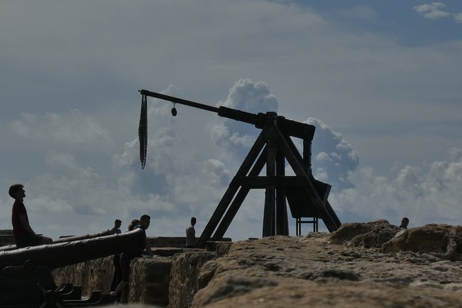 Alghero: Walking Tour With Bilingual Local Guide - Exploring Algheros History and Culture