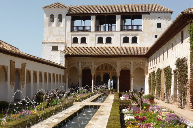 Alhambra and Albaicin Private Day Trip from Malaga - The Experience: What Travelers Are Saying