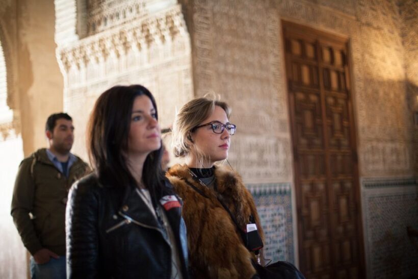 Alhambra and Nasrid Palaces and Local Food Experience - FAQ