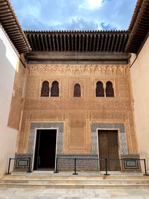 Alhambra and Nasrid Palaces Guided Tour with Tickets - FAQs