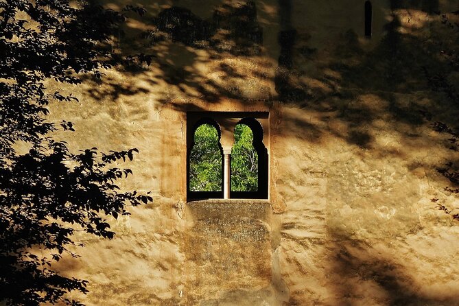 Alhambra and Nasrid Private Walking Tour with Food Tasting - FAQs