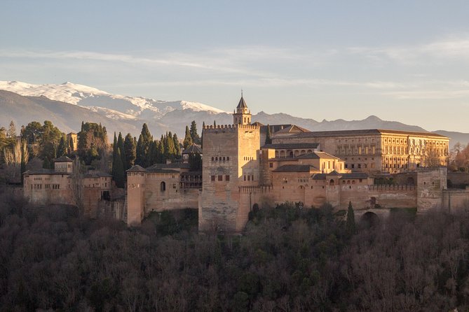 Alhambra & Generalife: Exclusive 3-Hour Private Tour With Tickets Included - Meeting and Pickup Details