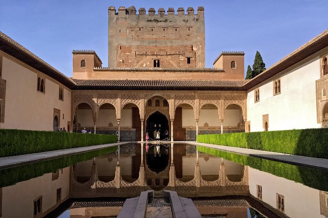 Alhambra & Generalife: Exclusive 3-Hour Private Tour With Tickets Included - Highlights of the Alhambra and Generalife