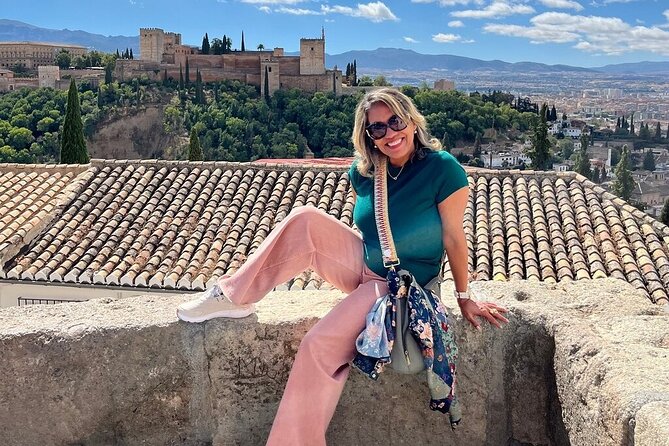 Alhambra Guided Tour & Albaicin Tour from Seville - What Makes This Tour Stand Out