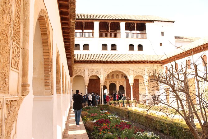 Alhambra Guided Tour, Nasrid Palaces and Generalife - FAQ