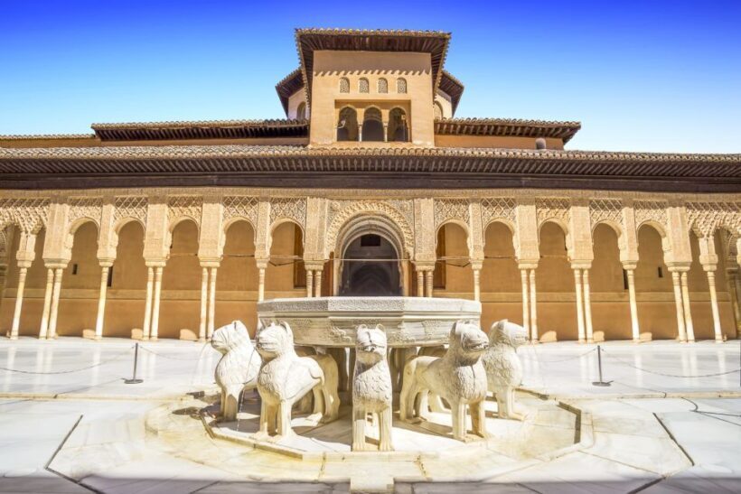 Alhambra Guided Tour with Fast-Track Entry - Key Points