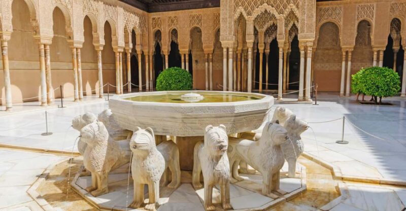 Alhambra & Nasrid Palace: Private Tour with Tickets - Key Points