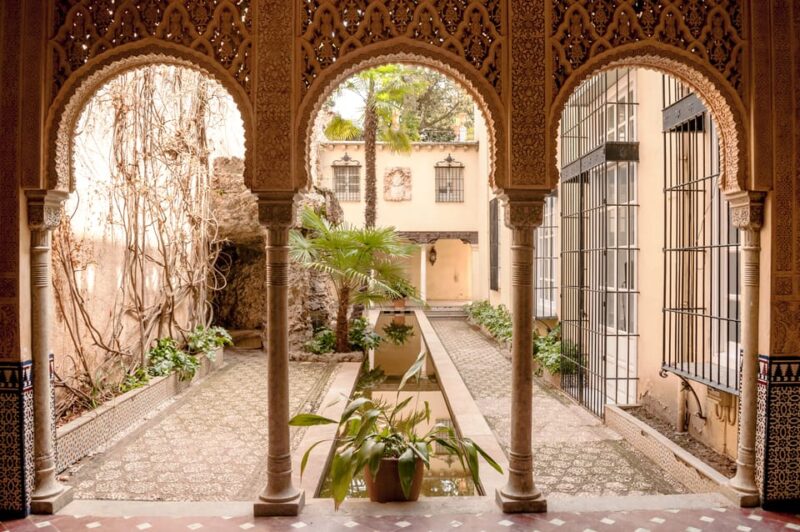 Alhambra & Nasrid Palace: Private Tour with Tickets - FAQs