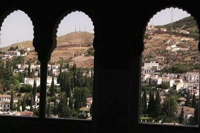 Alhambra Nasrid Palaces and Gardens Tour Skip the Line Tickets - Discovering the Alcazaba Fortress