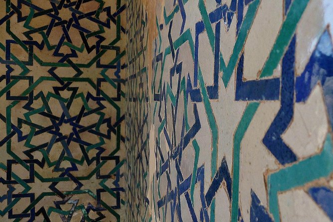 Alhambra Nasrid Palaces and Gardens Tour Skip the Line Tickets - Meeting and Pickup Details