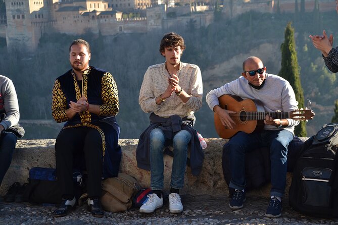 Alhambra Private Tour & Nazaries Palaces Review - Knowledgeable and Friendly Guides