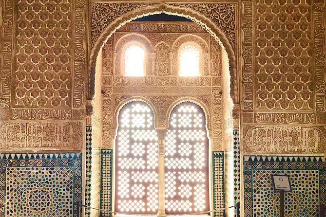 Alhambra Private Tour with Skip-the-line-tickets - Why This Tour Stands Out