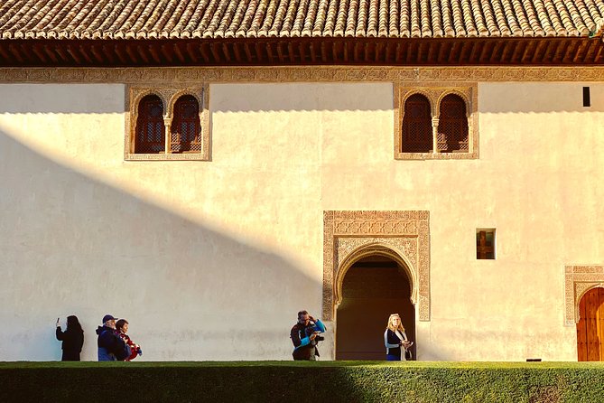 Alhambra Private Tour with Skip-the-line-tickets - What to Expect from the Tour Experience